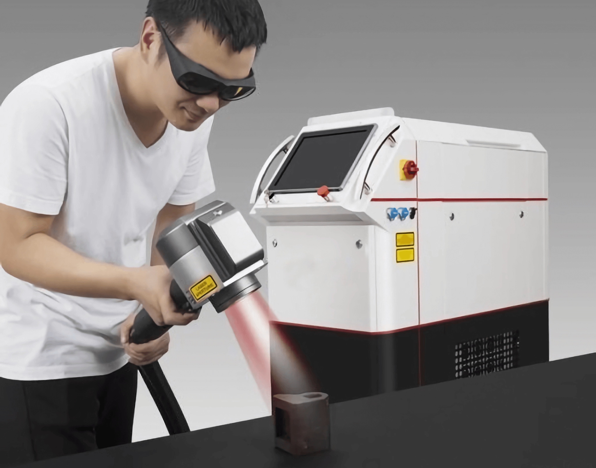 Efficient Laser Rust Removal - Revolutionize Metal Maintenance
